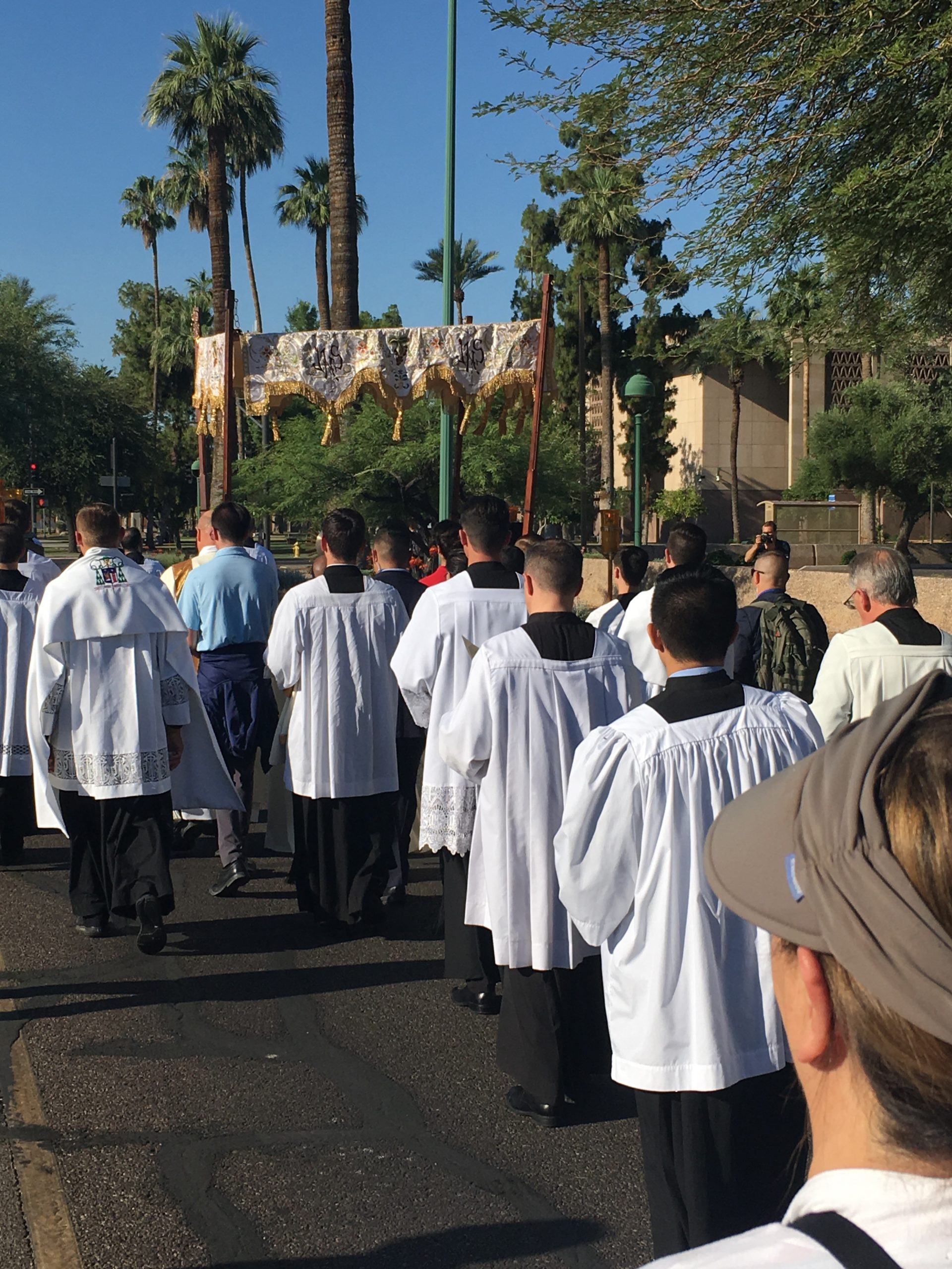 Bishop Leads Eucharistic Procession in Phoenix – Priestly Fraternity of ...
